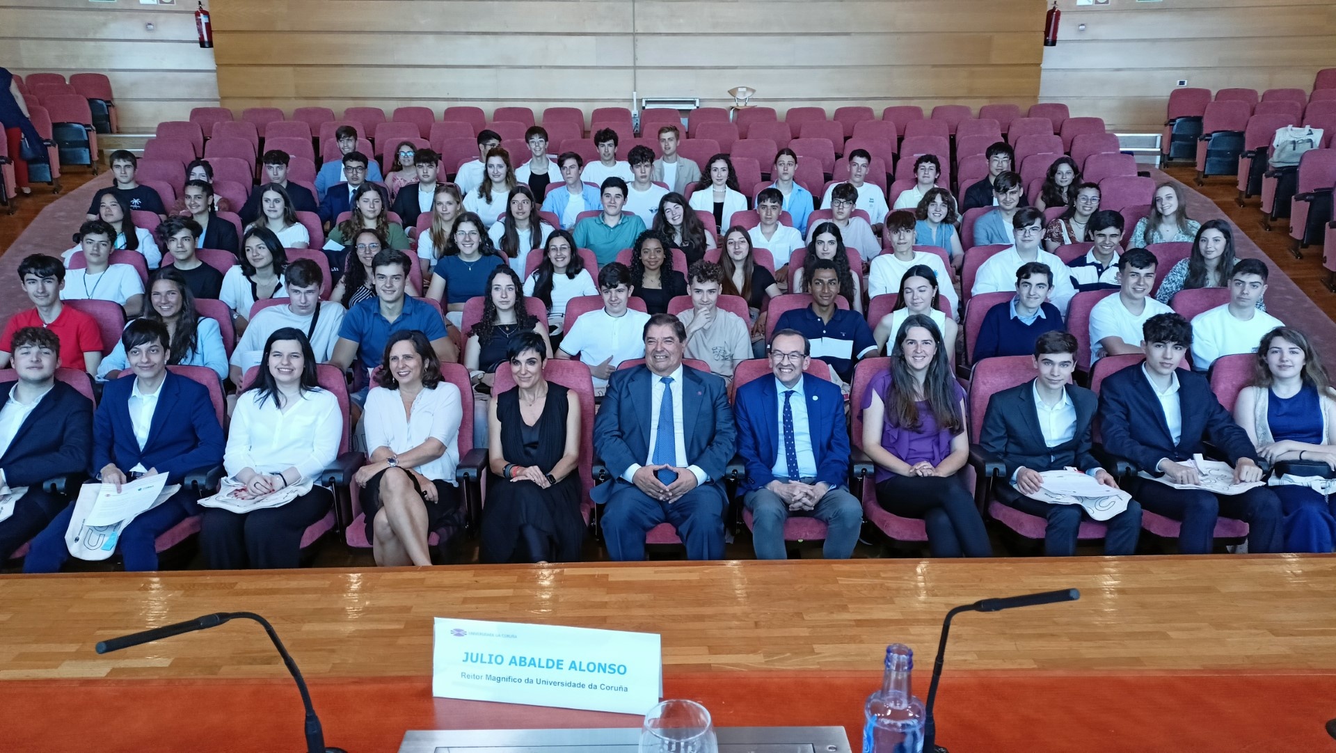 A Universidade da Coruña entregou os diplomas ao alumnado de ...